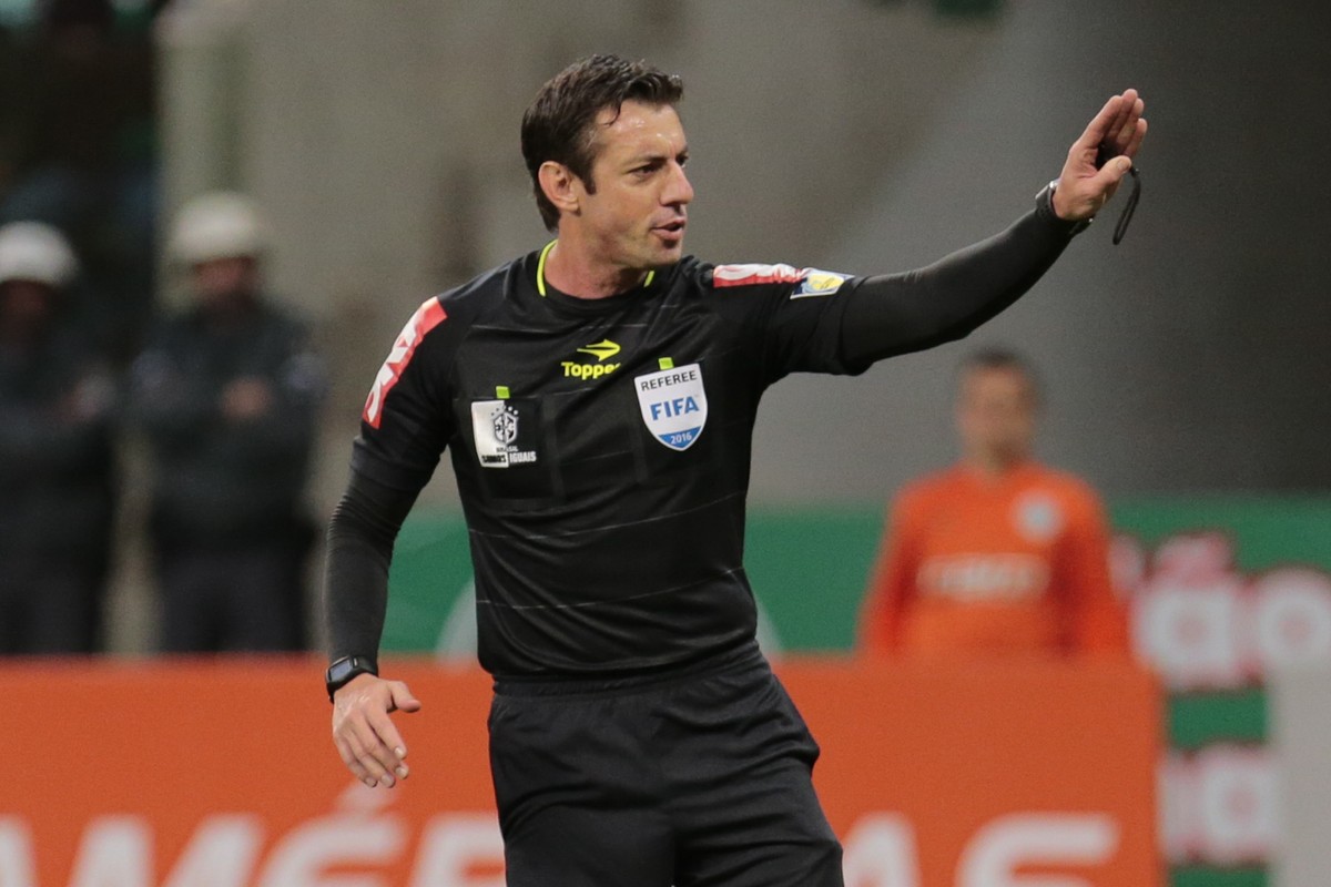 Árbitro Fifa apita Manaus x Imperatriz-MA, pela volta das quartas de ...