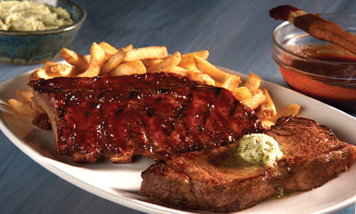 Outback reforça menu com steak e costelas num único prato | Blue Chip ...