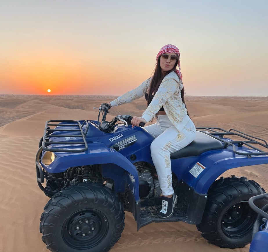Ex-affair brasileira de Justin Bieber noivou com sheik de Dubai e hoje ...