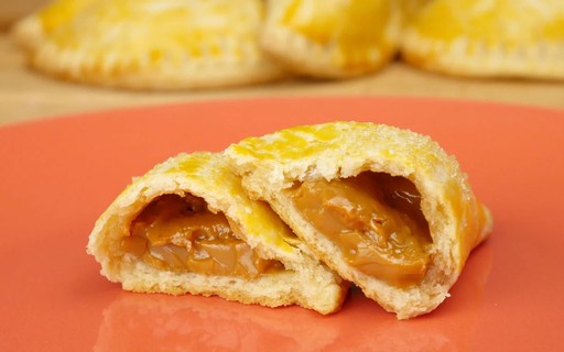 Aprenda a fazer massa de pastel e recheie como quiser! - Revista Globo ...