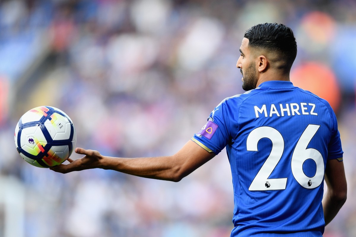 Triste por negociação frustada com o City, Mahrez falta treino no ...