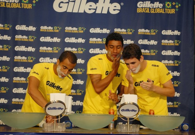 Lucas, Oscar e Paulinho fazem a barba em evento da Gillette - Época ...