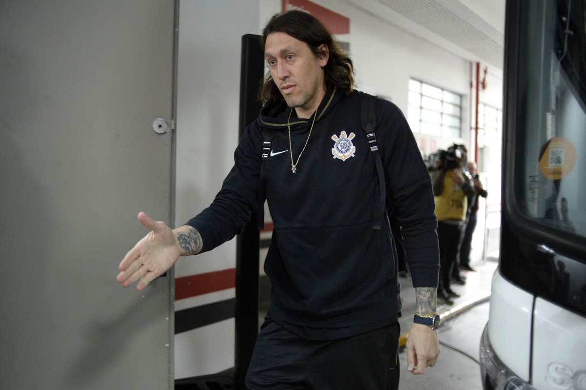 Cássio lamenta mudança no Corinthians e vê exemplo em rival: "Campeão ...