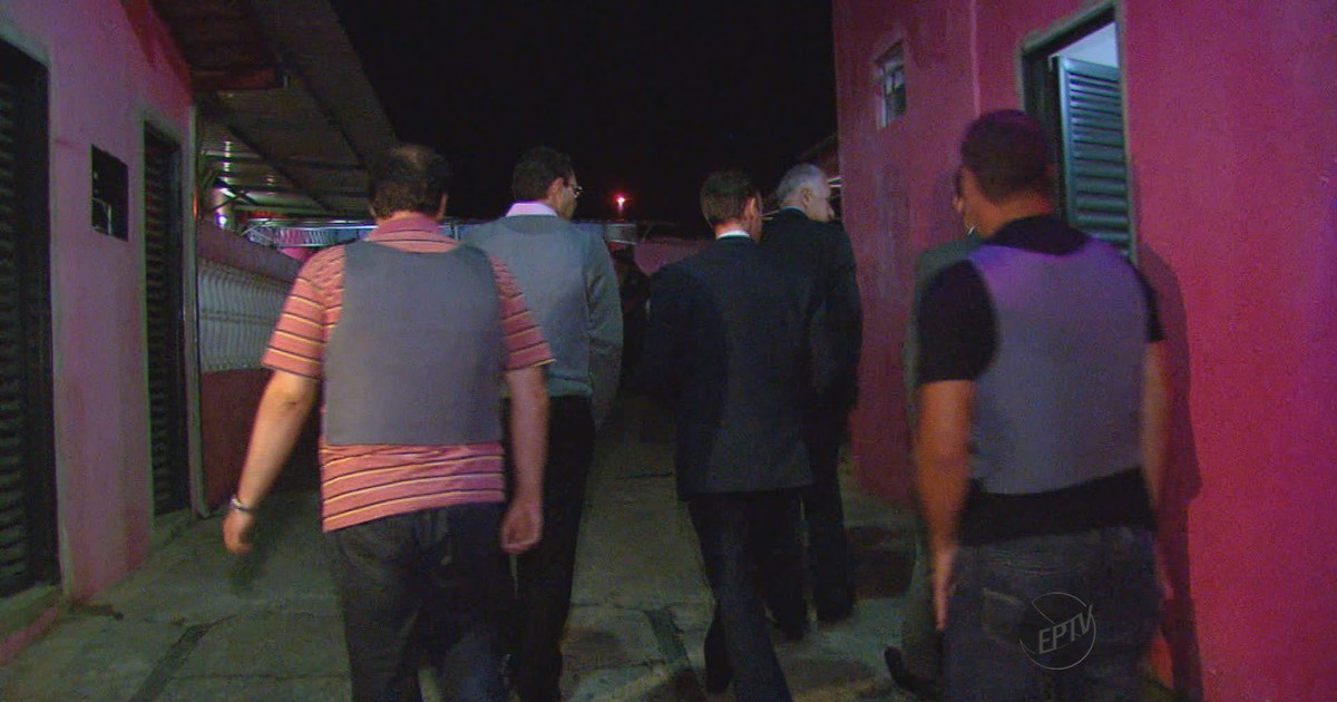 G1 - Operação contra exploração sexual fiscaliza boates em São Carlos ...