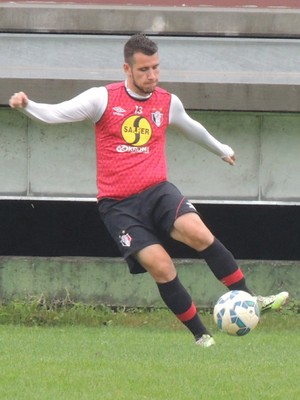 Popp ganha lugar de Edigar Junio, e PC tem Joinville armado contra o Fla