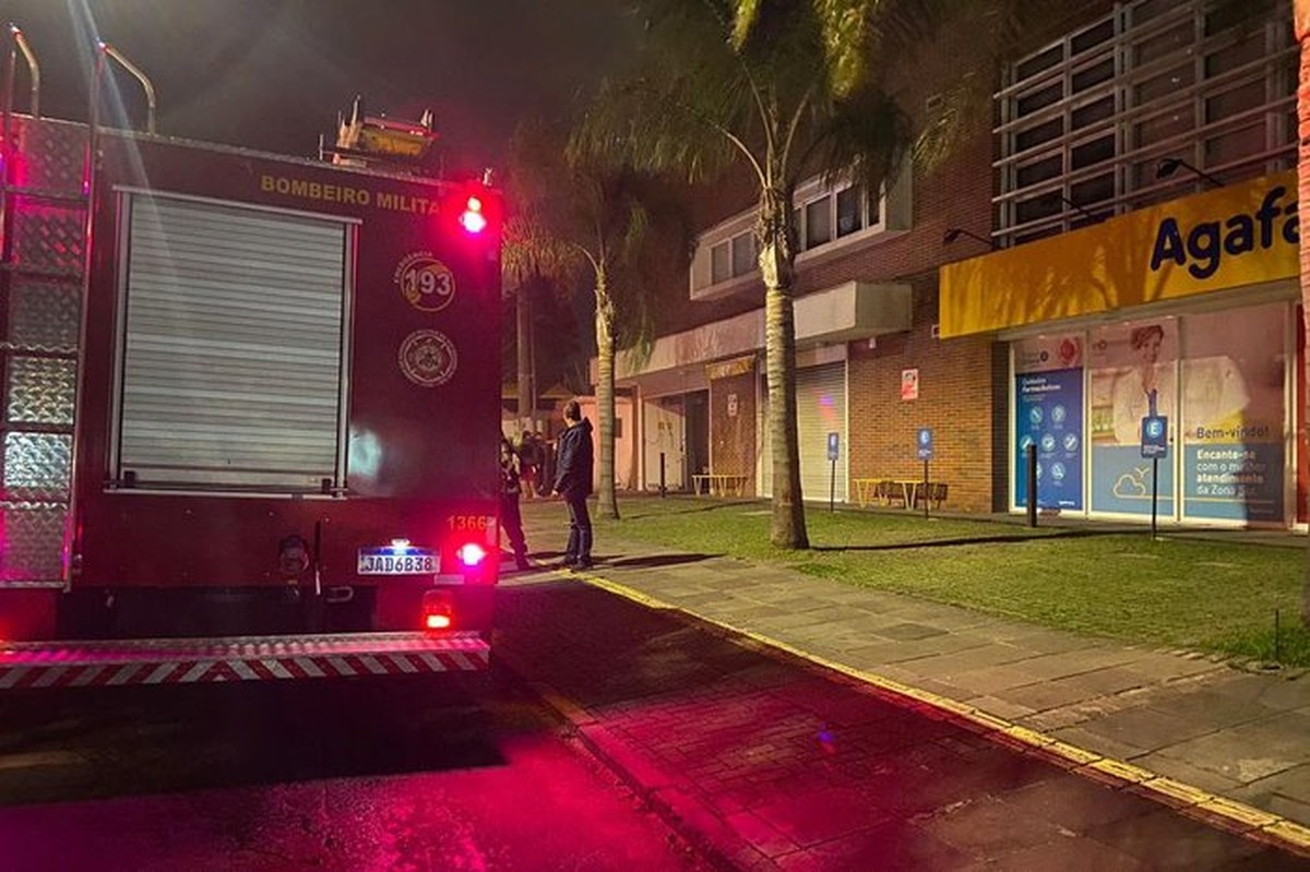 Bombeiro é atropelado durante combate a incêndio em Porto Alegre, diz ...
