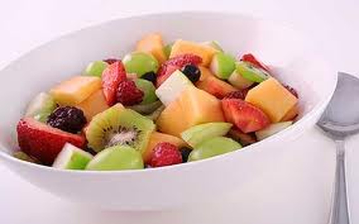 Creme polenguinho com frutas | Doces e sobremesas | Receitas