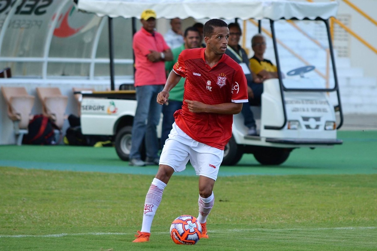 Após três temporadas no Sergipe, Rhuan acerta com Freipaulistano ...