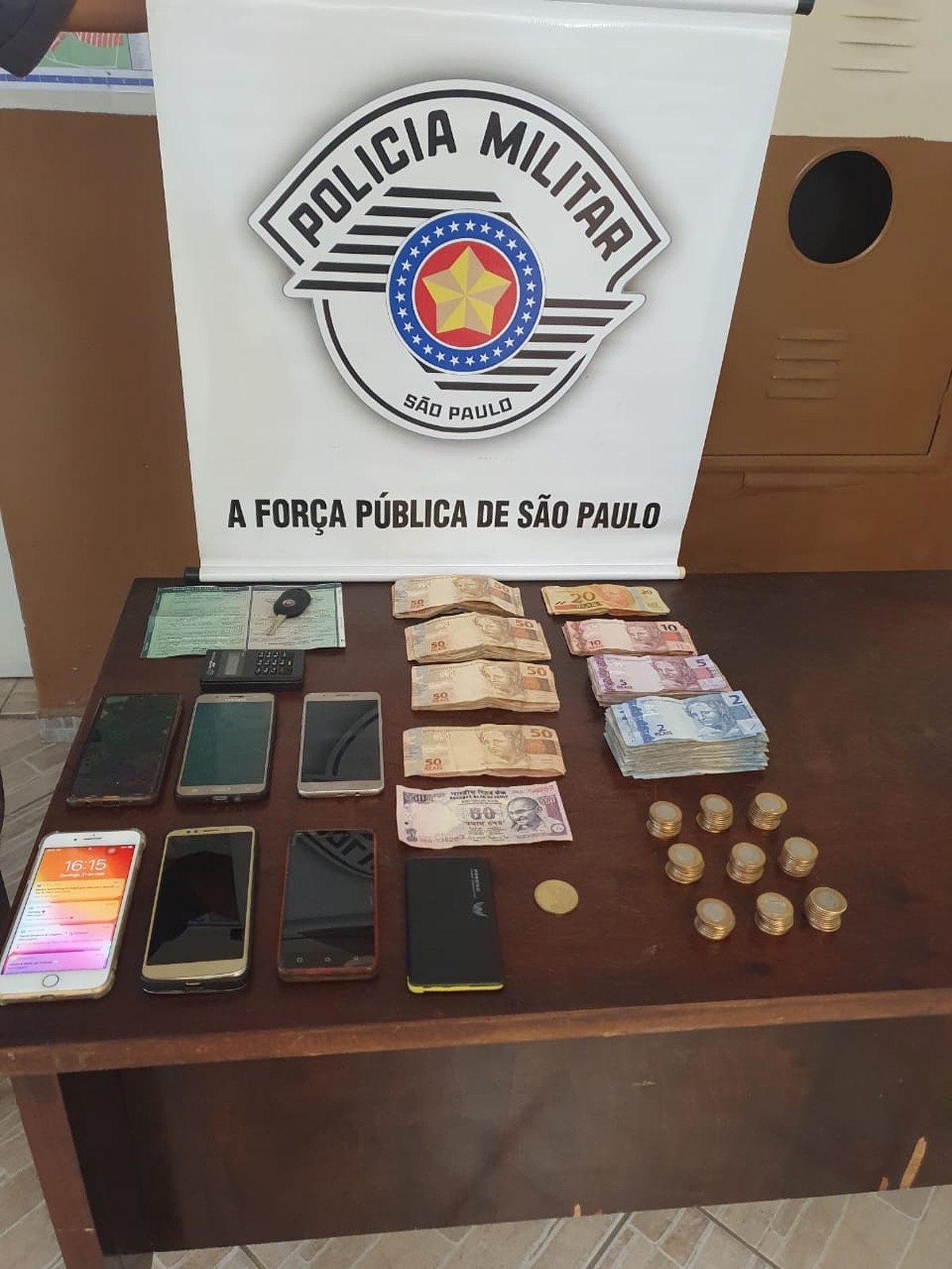 Polícia Prende Quatro Suspeitos De Roubo Em Residência E Recupera R 12