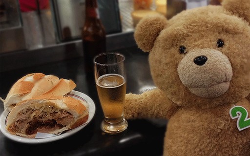 Ursinho Ted faz "passeio" por São Paulo em posts das redes sociais ...