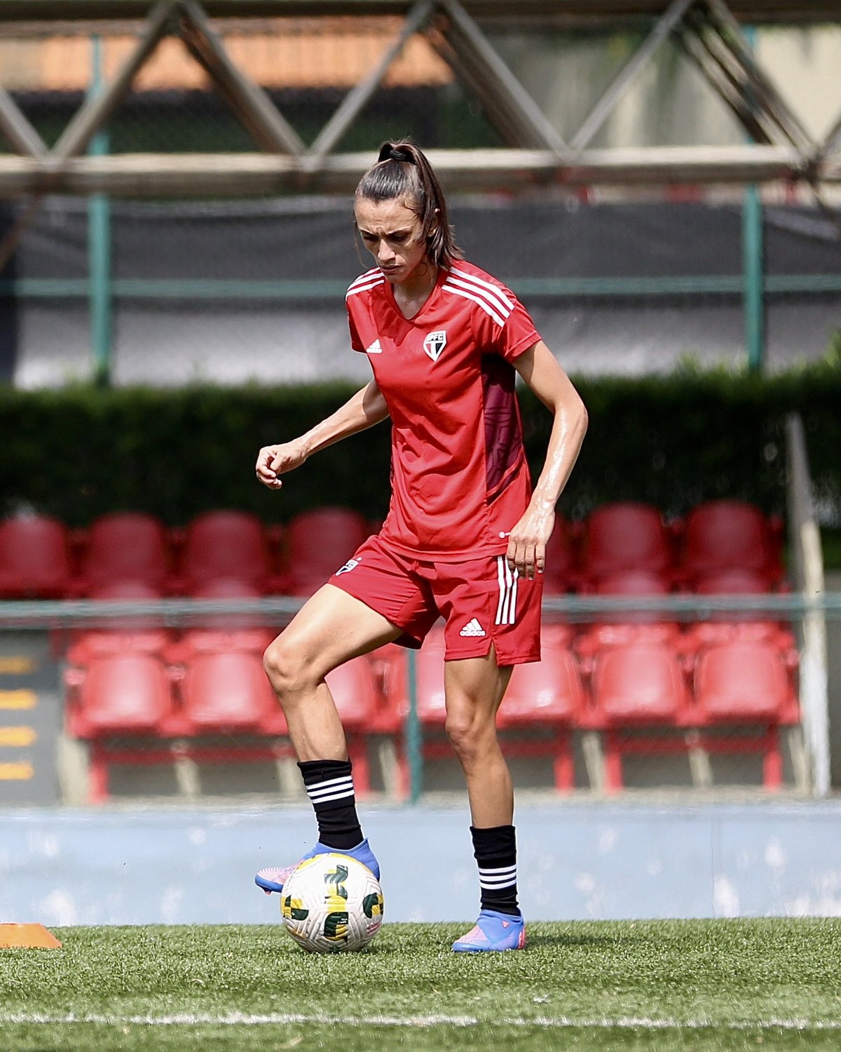 São Paulo anuncia a contratação de zagueira que defendeu a seleção ...