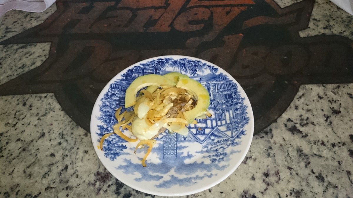 MEDALÃO COM ABACATE E QUEIJO CHACRAHARLEY | Carnes | Receitas