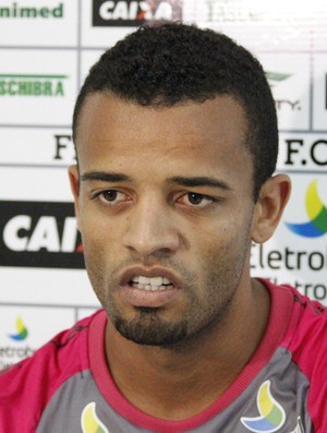 Hoje titular no Figueirense, lateral Hélder não desanima até ganhar ...