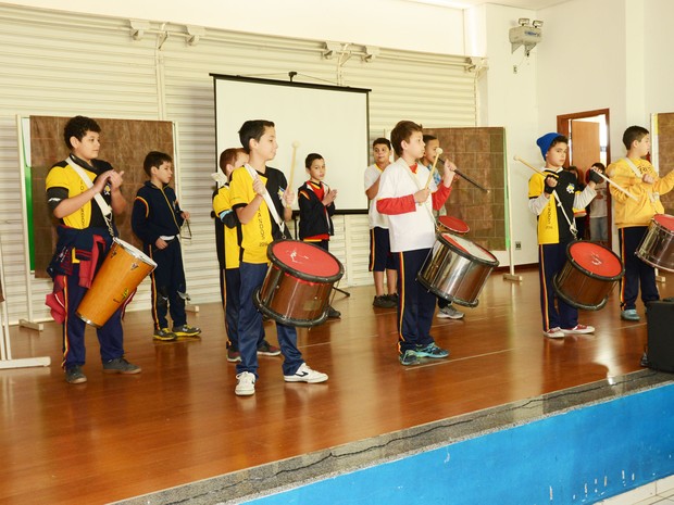 G1 - Alunos apresentam maracatu na Oficina do Saber - notícias em ...