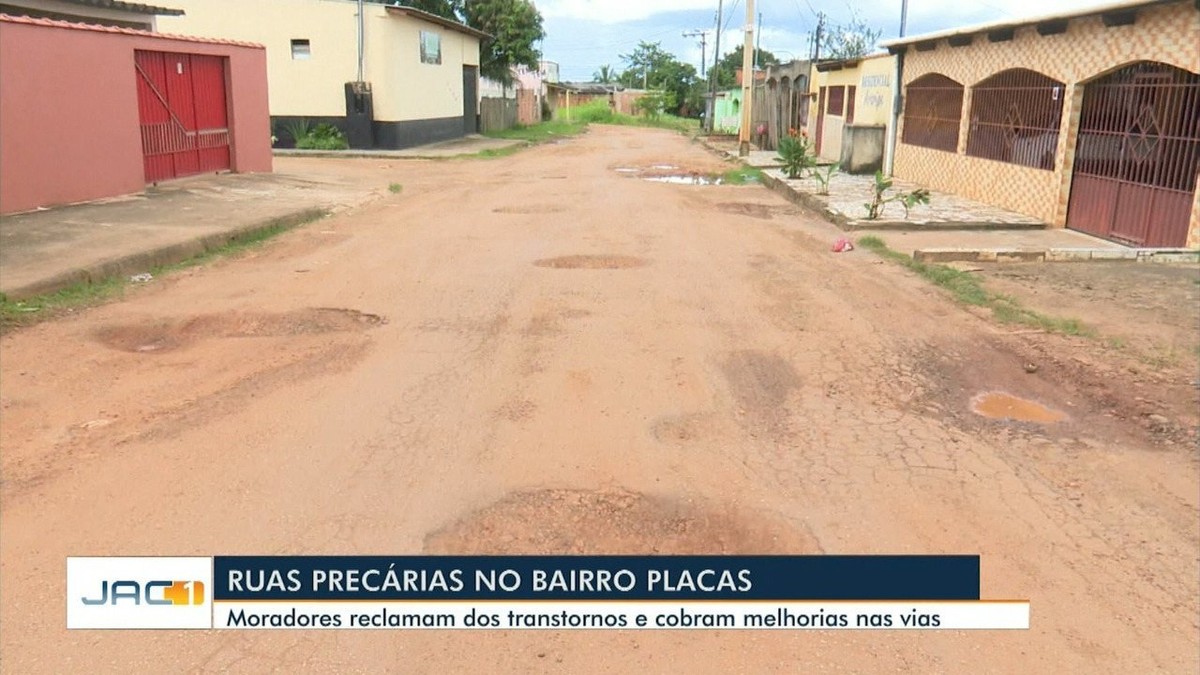 Com buracos e lama, moradores cobram melhorias em rua de Rio Branco | Acre | G1