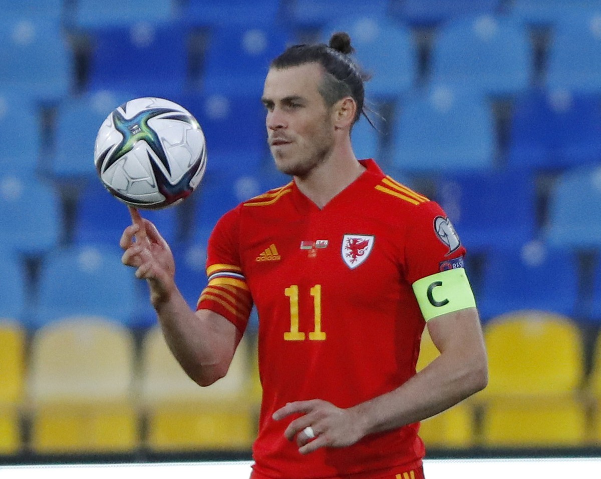 Bale faz hat-trick e garante vitória do País de Gales aos 48 minutos do ...