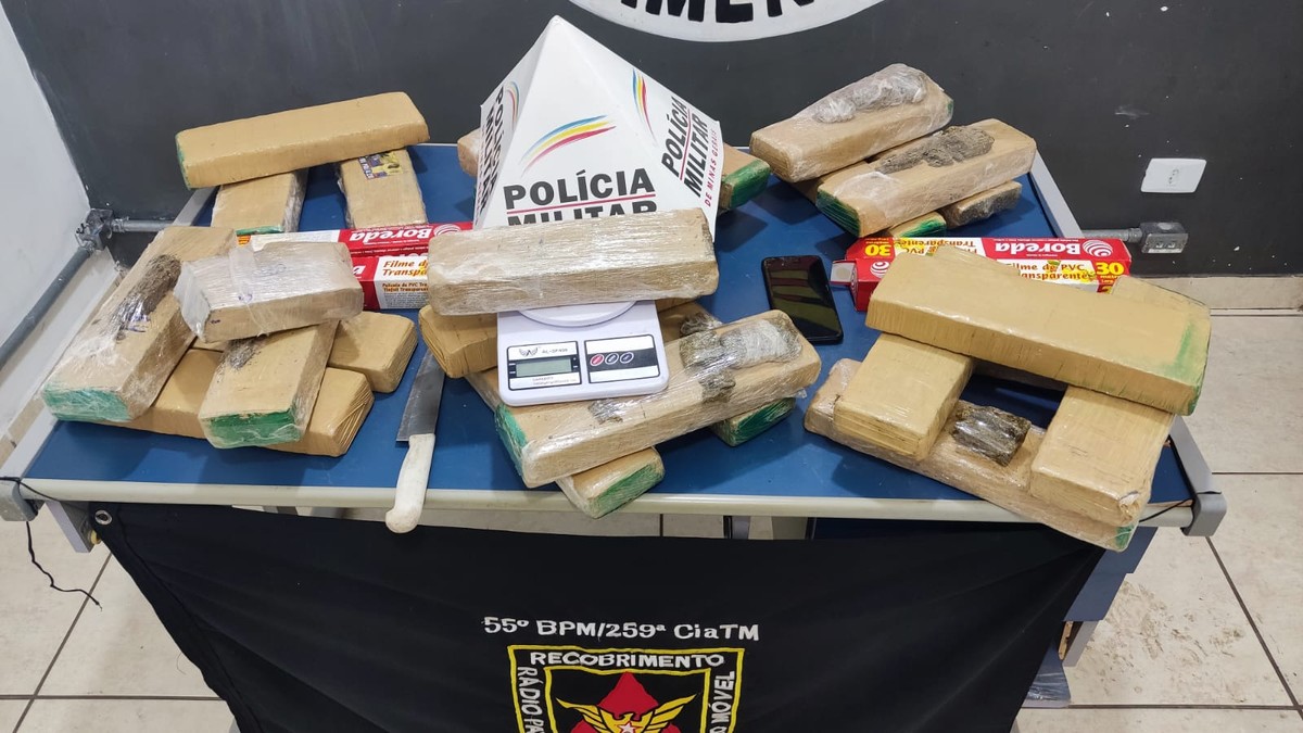 Após denúncias, polícia apreende 26 barras de maconha em Buritizeiro ...