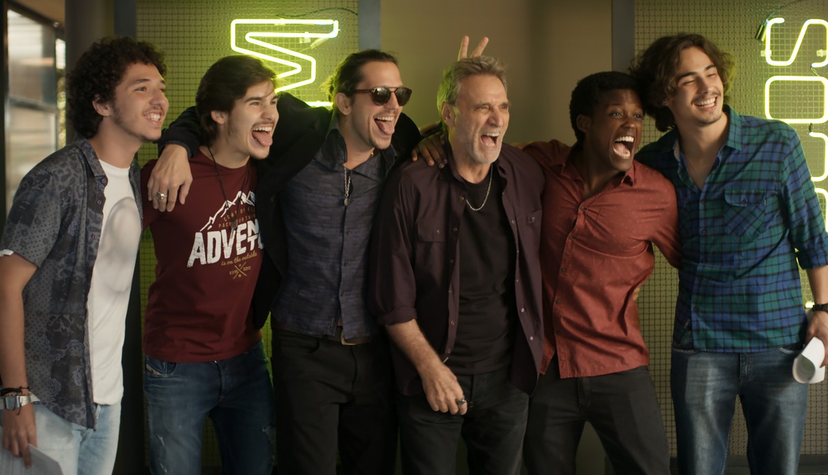 Banda 4.4 assina contrato com a Som Discos | Vem por aí | Gshow