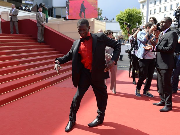 G1 - Ator com deficiência faz número de dança em Cannes; veja fotos ...