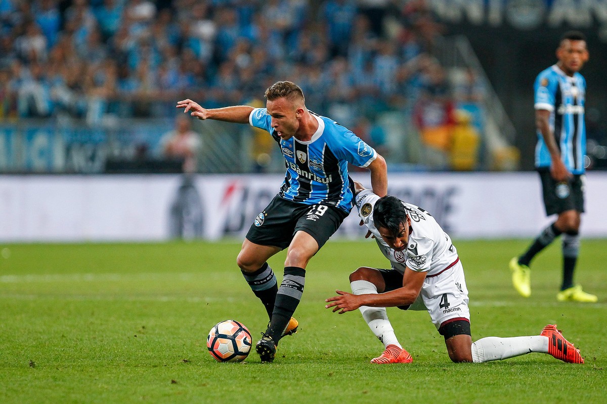Sérgio Xavier: Arthur termina temporada mais em alta com Tite do que ...