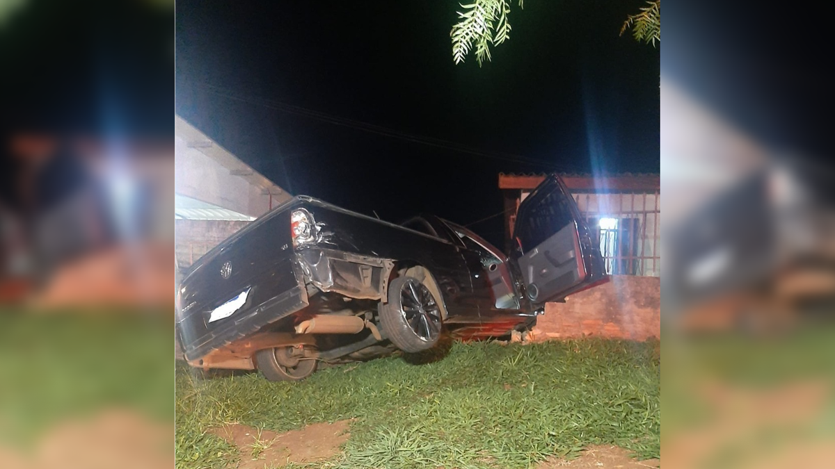 Homem é Detido Por Atrapalhar Policiais Durante Atendimento A Acidente