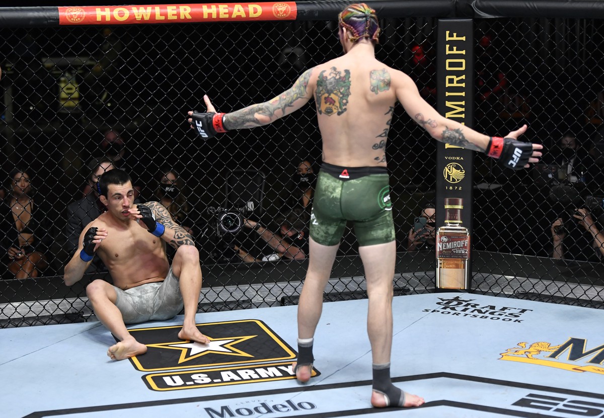 UFC 260: Thomas Almeida mostra muito coração, mas acaba sendo ...