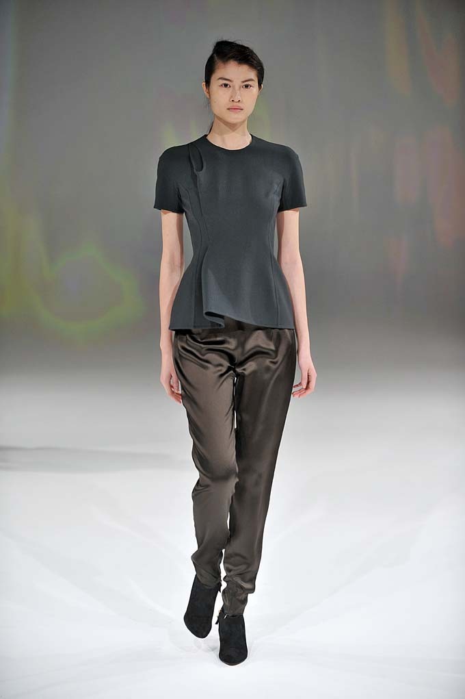 Hussein Chalayan | Paris | Inverno 2014 | Desfiles | Vogue