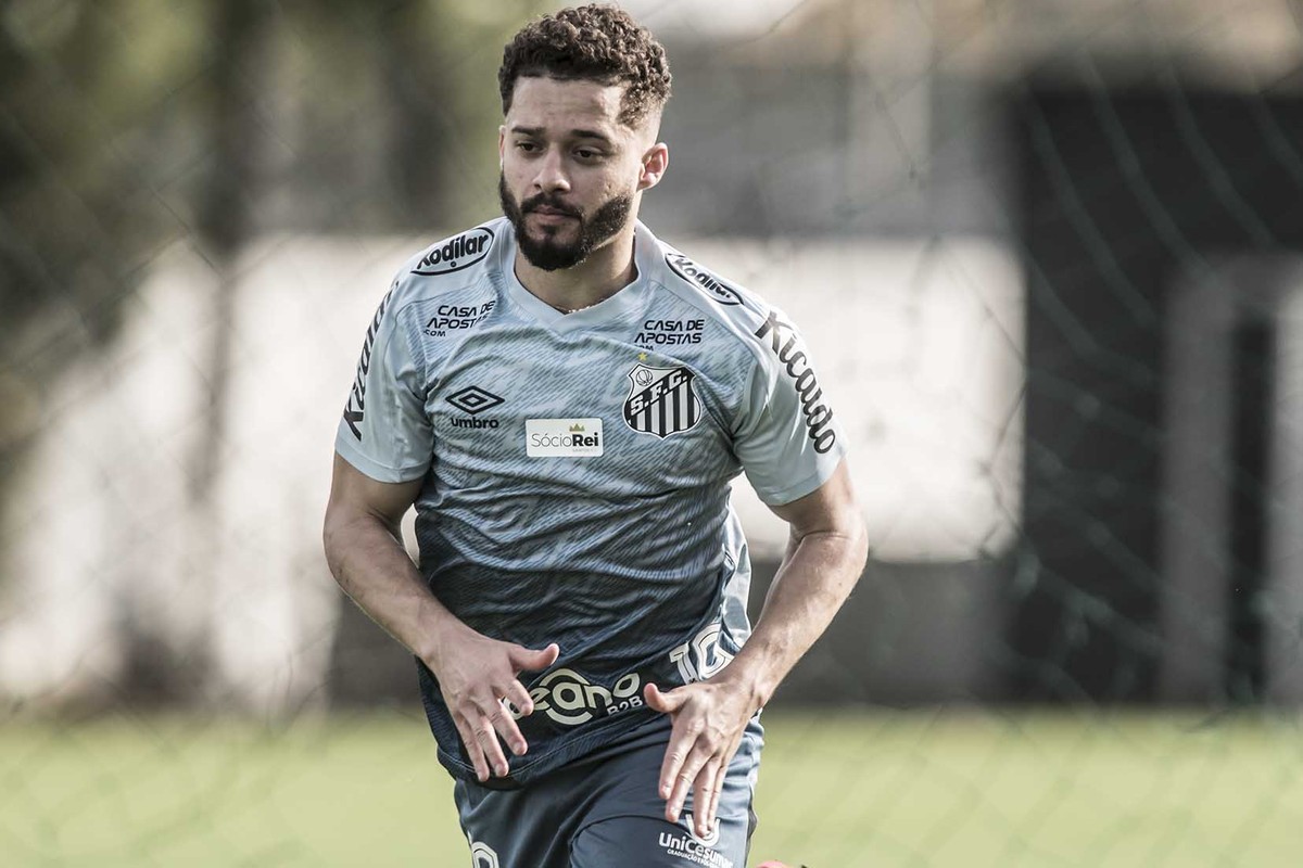 Um ano, cinco jogos: Lucas Venuto vê disputa no Santos como maior ...