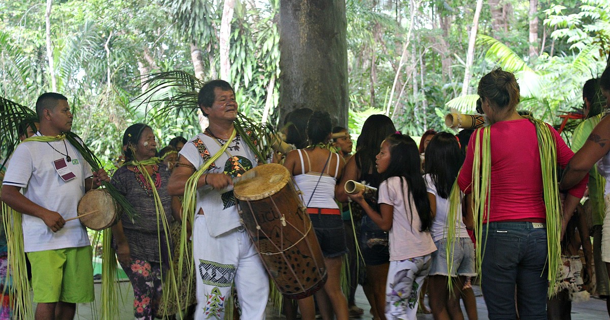 G1 - Índios Tikuna realizam ritual em parque da Zona Centro-Sul de ...
