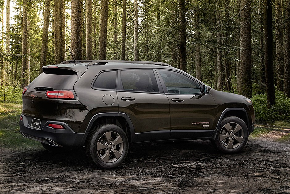 Jeep comemora 75 anos com edição especial para toda a linha | Carros ...