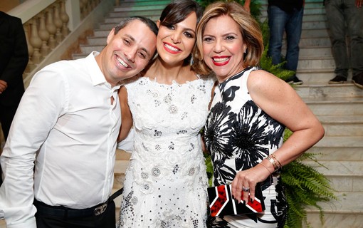 Carol Sampaio comemora aniversário com a presença de famosos - Quem ...