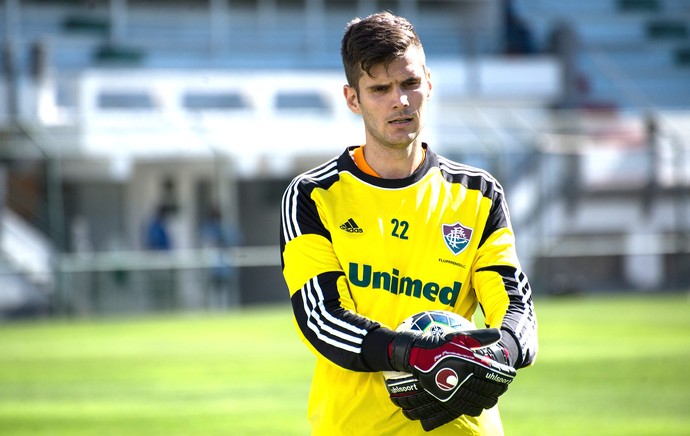 Após três anos na reserva, Júlio César comemora: 'Paciência é uma virtude'