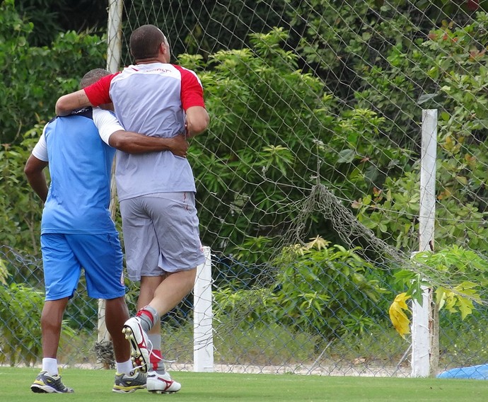 Rodrigo Careca sofre pancada no treino e vira dúvida para o clássico ...