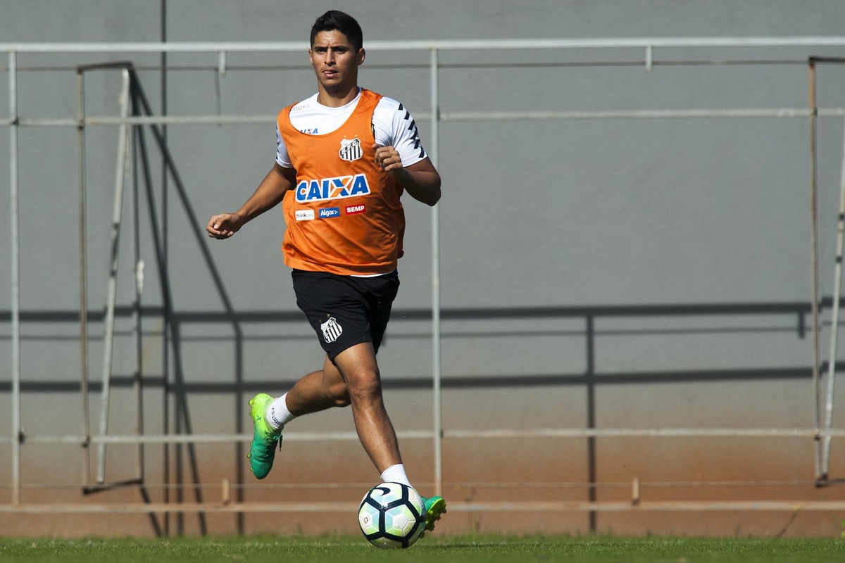 Daniel Guedes se empolga com nova chance no Santos: "Confiança aumentou ...
