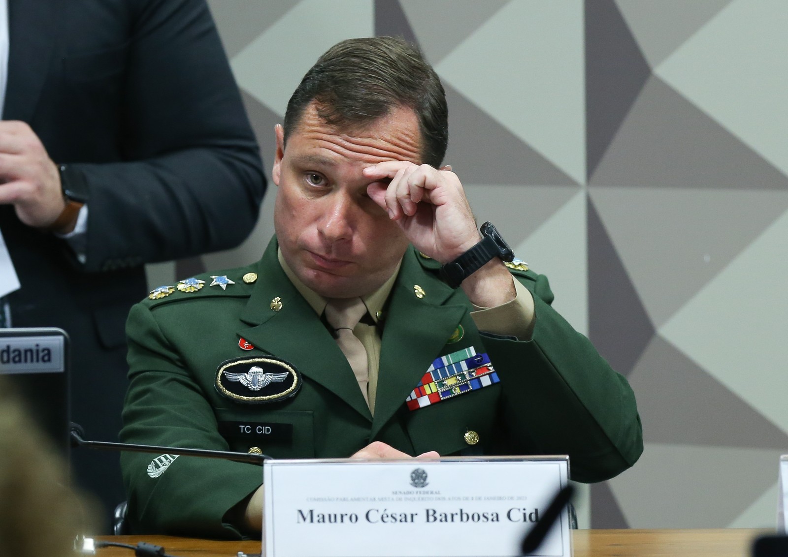 General Cid revendia joias de Bolsonaro nos EUA e ajudou Fred Wassef a ...