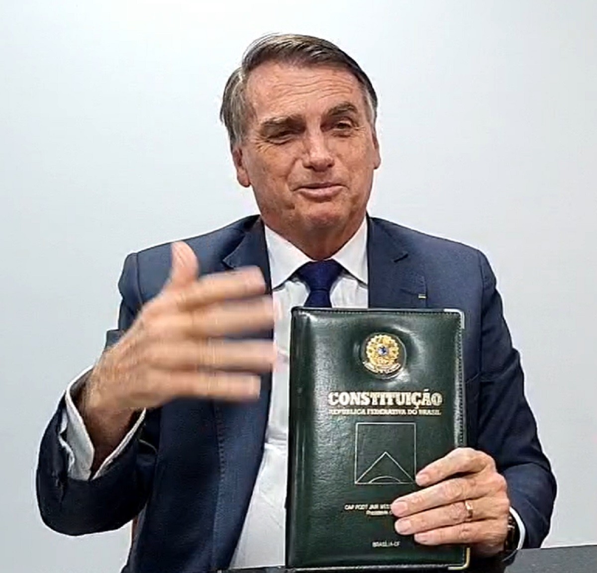 Bolsonaro Diz Que Carta Pela Democracia Vale Menos Que Papel Higiênico