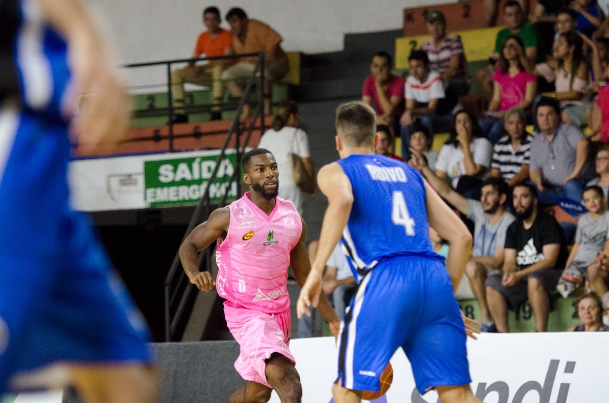 Bauru Basket vence Pinheiros e larga na frente nos playoffs do Paulista ...