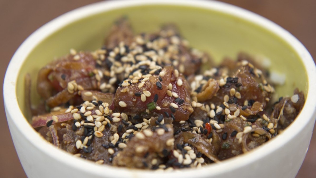Poke de atum com arroz japonês | Tempero de Família | Receitas