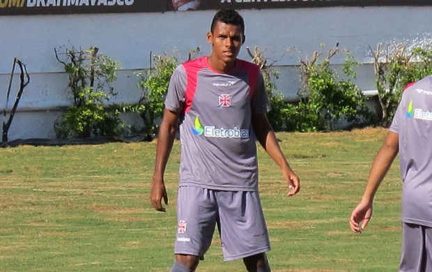 Após dispensas, Paysandu anuncia acerto com lateral-direito do Vasco ...