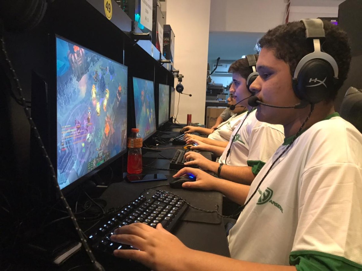 Sem competições, Cuiabá Arsenal entra no mundo dos eSports com time de ...