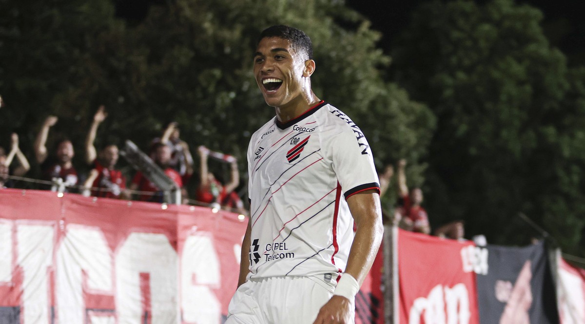 Julimar vive impasse com contrato no Athletico e tem futuro incerto ...