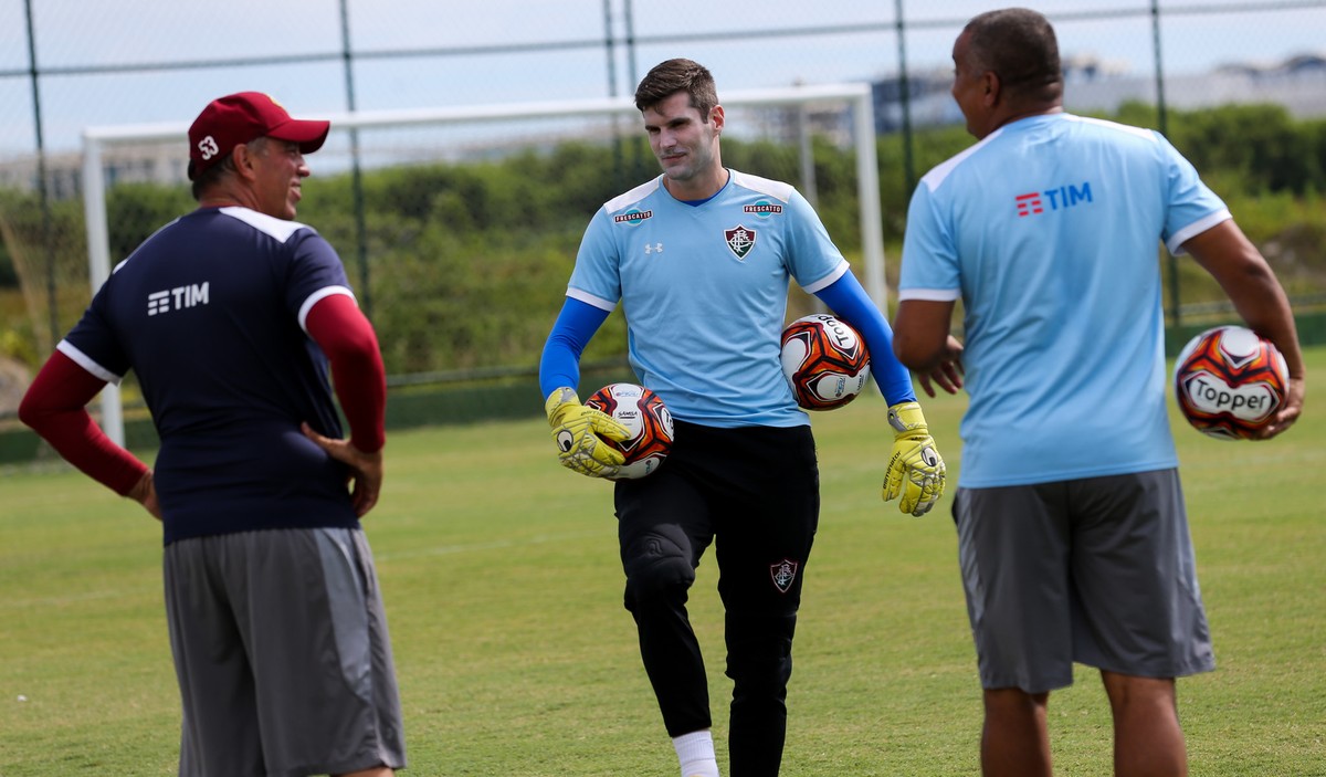 Defesa em alta e recorde pessoal: a nova fase de Júlio César no ...