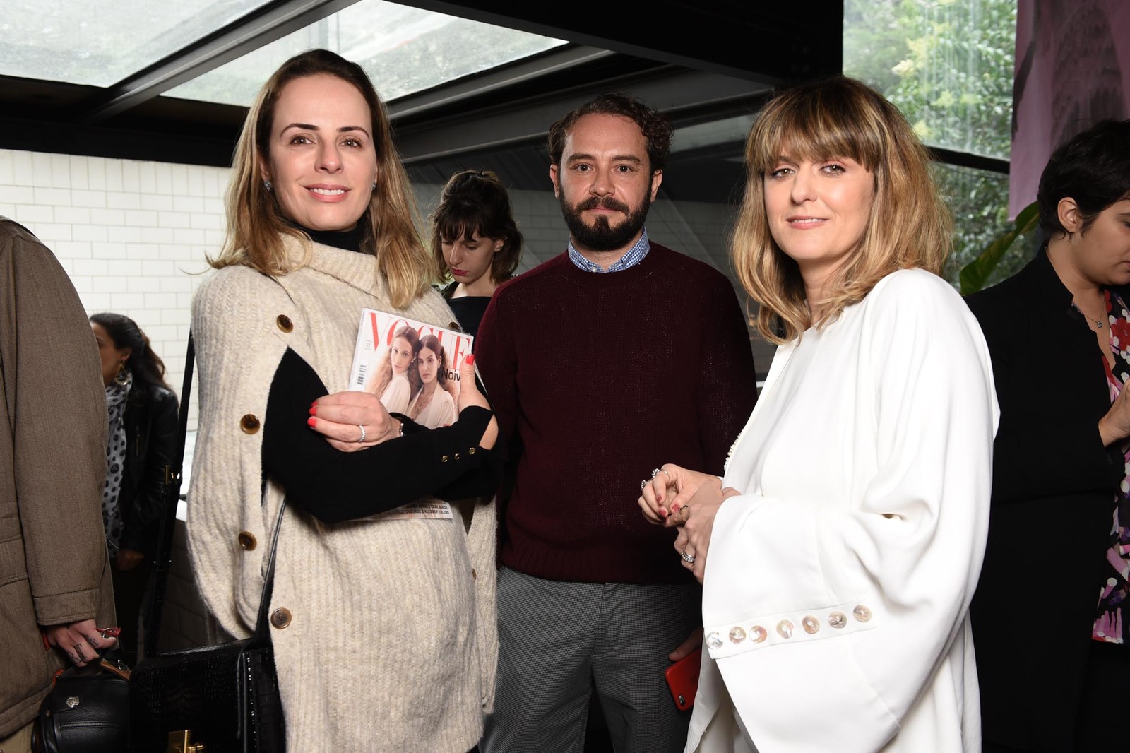 Vogue Noiva, Emanuelle Junqueira e Andrea Conti lançam edição nacional ...