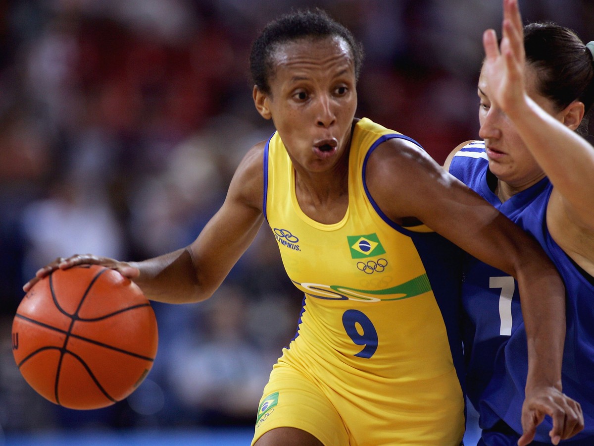 Duas vezes medalhista olímpica e campeã mundial, Janeth Arcain é ...