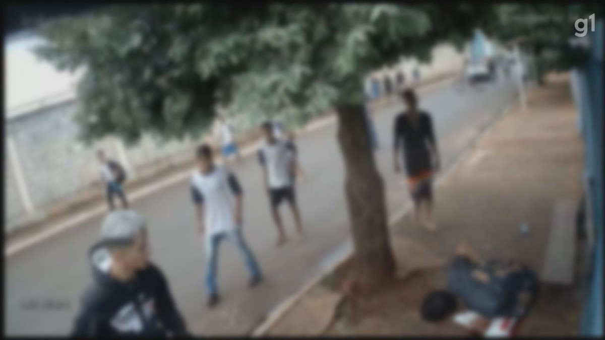 Briga Entre Alunos Perto De Escola Termina Com Adolescente Esfaqueado