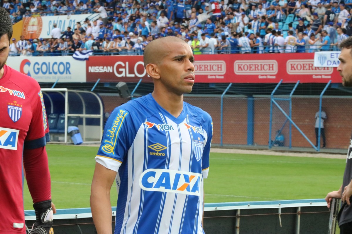 Judson se emociona ao relembrar problema pessoal antes do acesso: "Me ...
