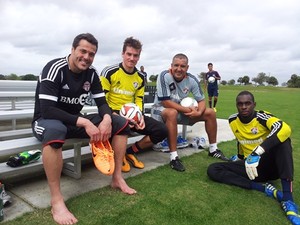 Curtinha: goleiro Julio César visita Flu em treinamento em Orlando ...