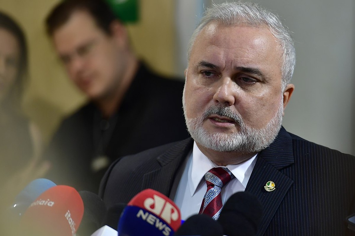 CEO da Petrobras diz que gestões anteriores deixaram refinarias "a meia ...
