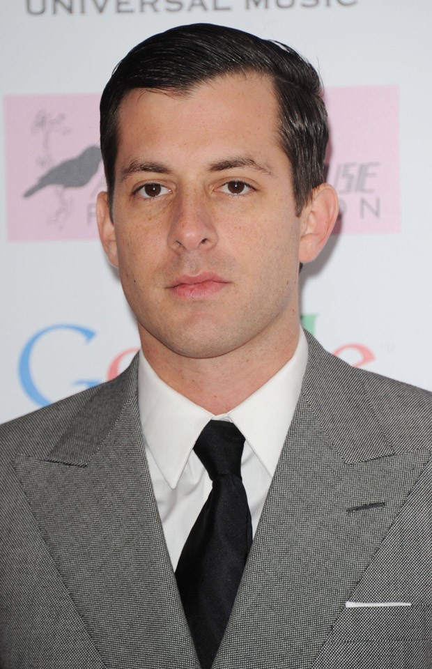 Mark Ronson dedica novo disco a Amy Winehouse: "Sempre pensando em você ...