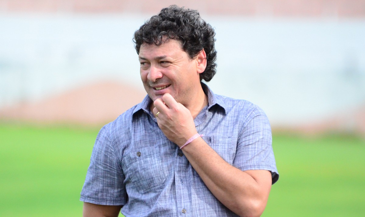 Sem rivais, Valdir Ribeiro é reeleito para mais dois anos de mandato no ...